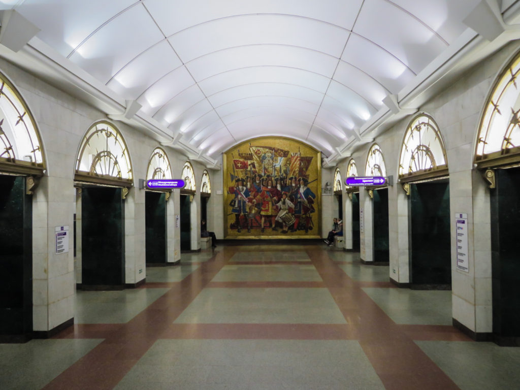As maravilhosas estações de metrô da Rússia que você precisa conhecer