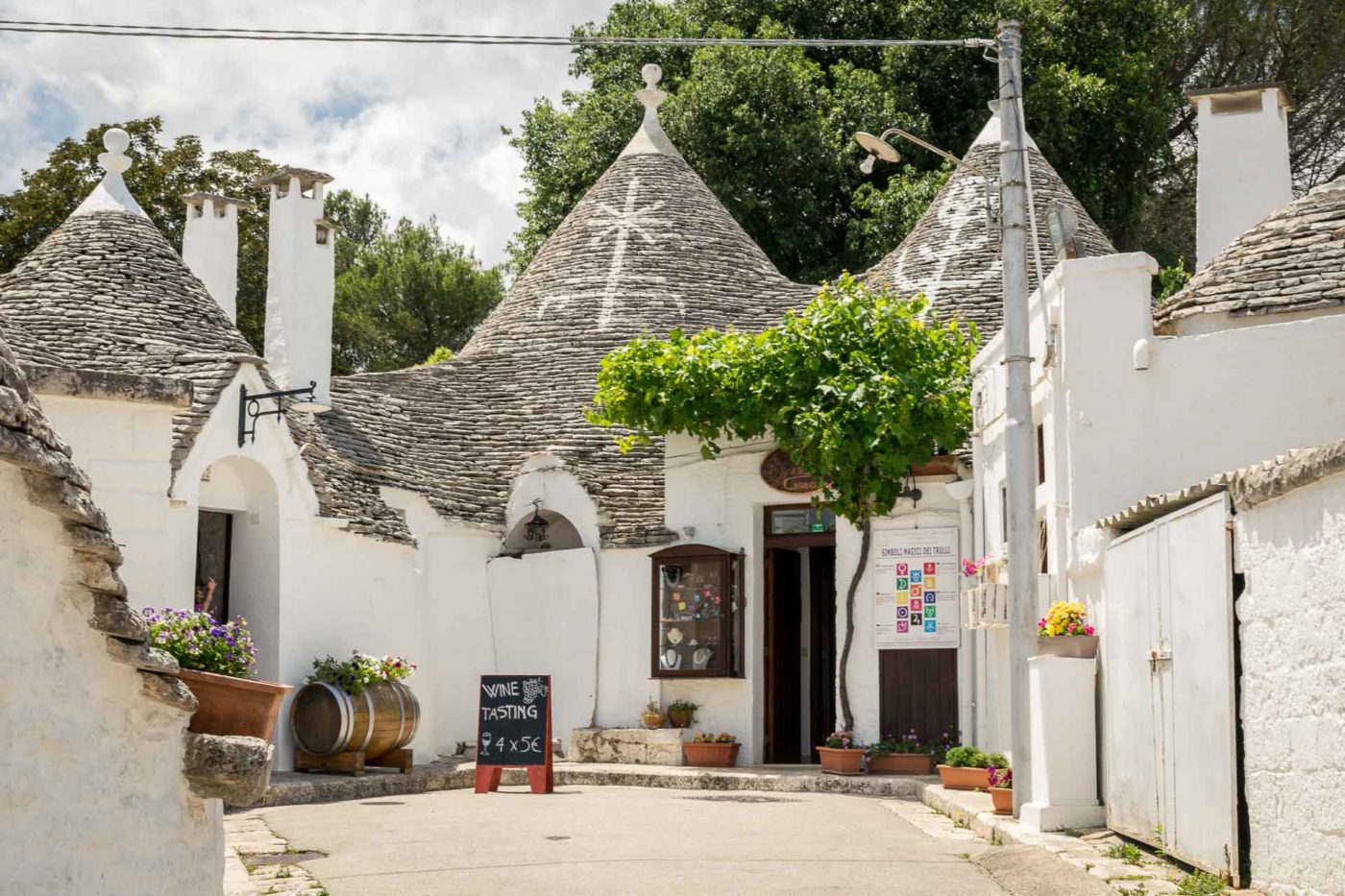 Alberobello Italy - The history of the Trulli houses in Puglia