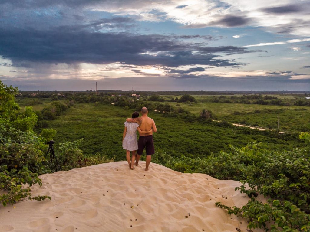 O que fazer em Itaúnas ES: praias, rio, dunas, gastronomia e o maior ...