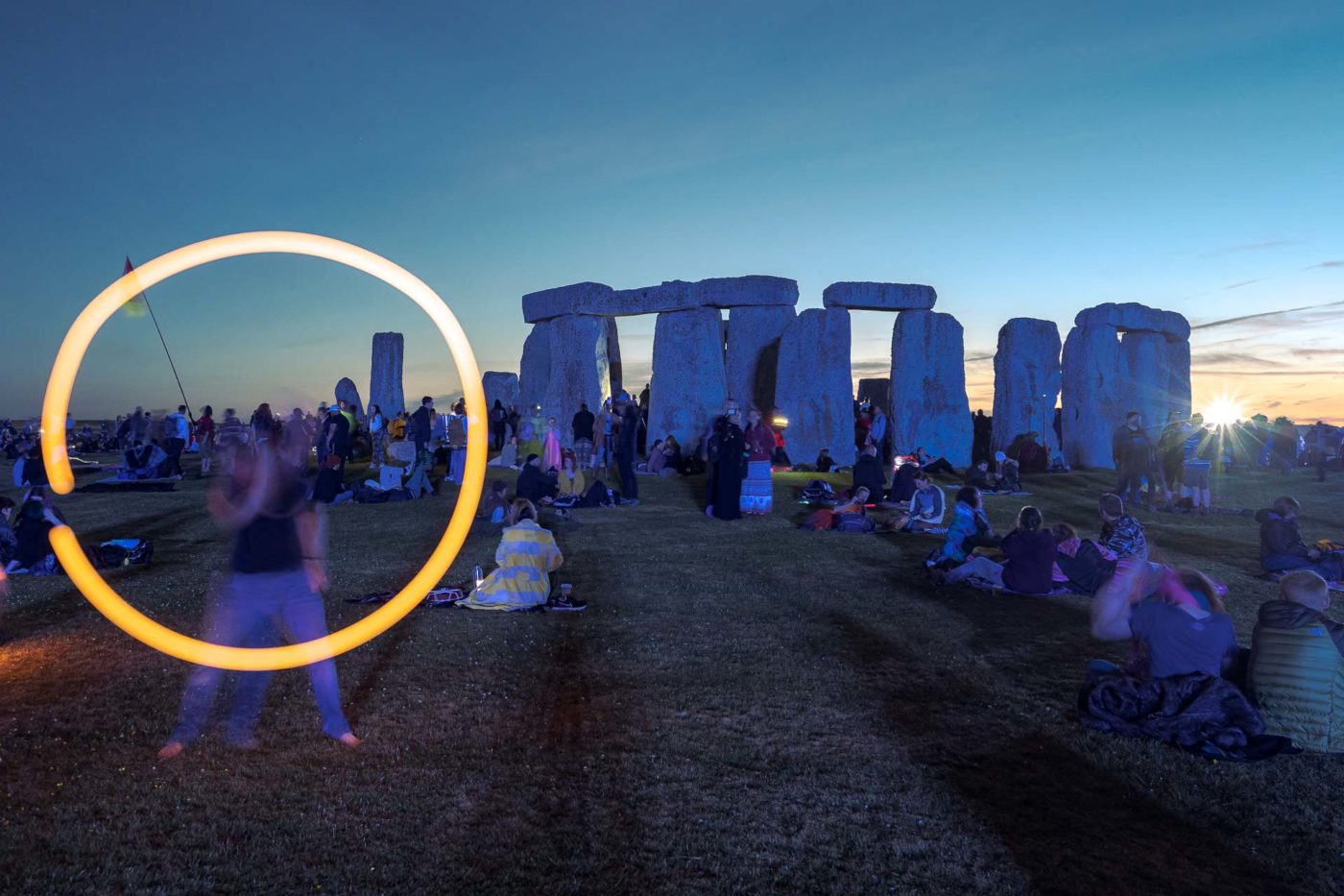 Summer Solstice in Stonehenge - How it is this incredible pagan party